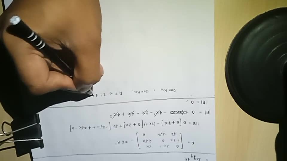Draw a Linear scale to show the primary Divisor of 200 km and secondary D..